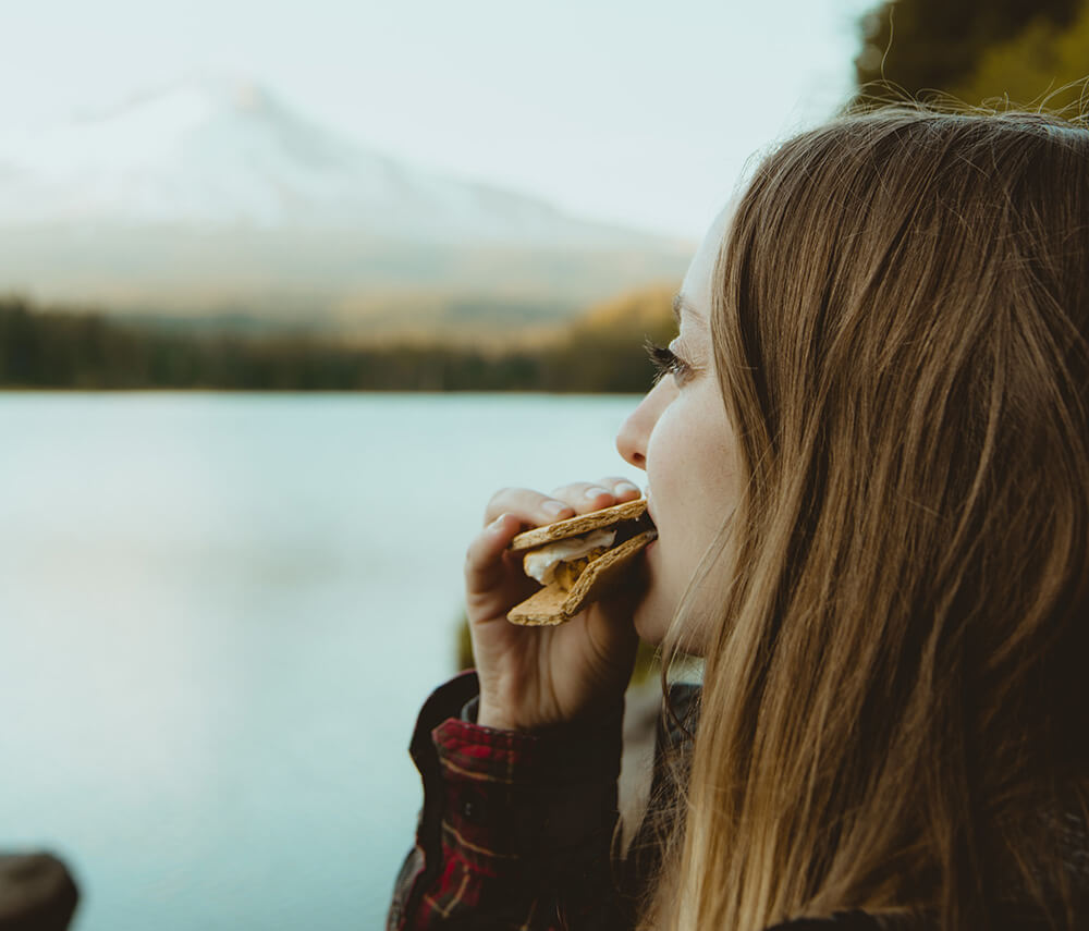 7 Best Snacks For Hikers - Your Hiking Guide